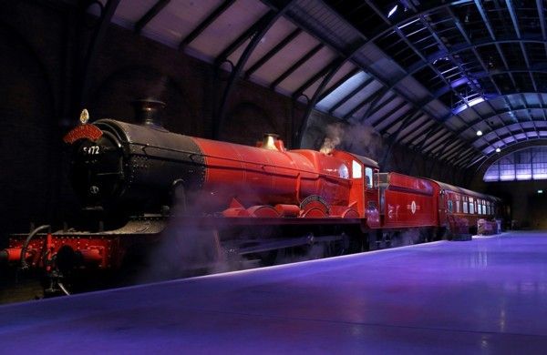 All Aboard the Hogwarts Express ' Photo Op on Platform 9 A? Blooloop