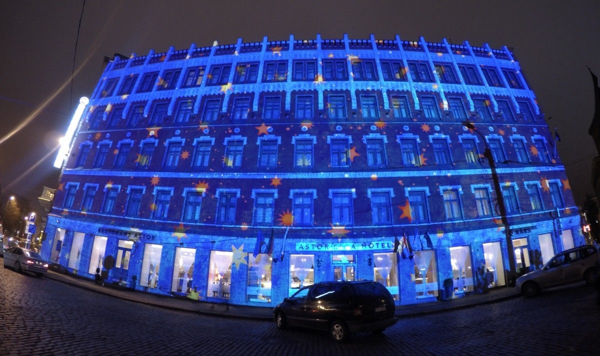 Dataton WATCHOUT: Projection Mapping at Staro Riga 2014 Festival of ...