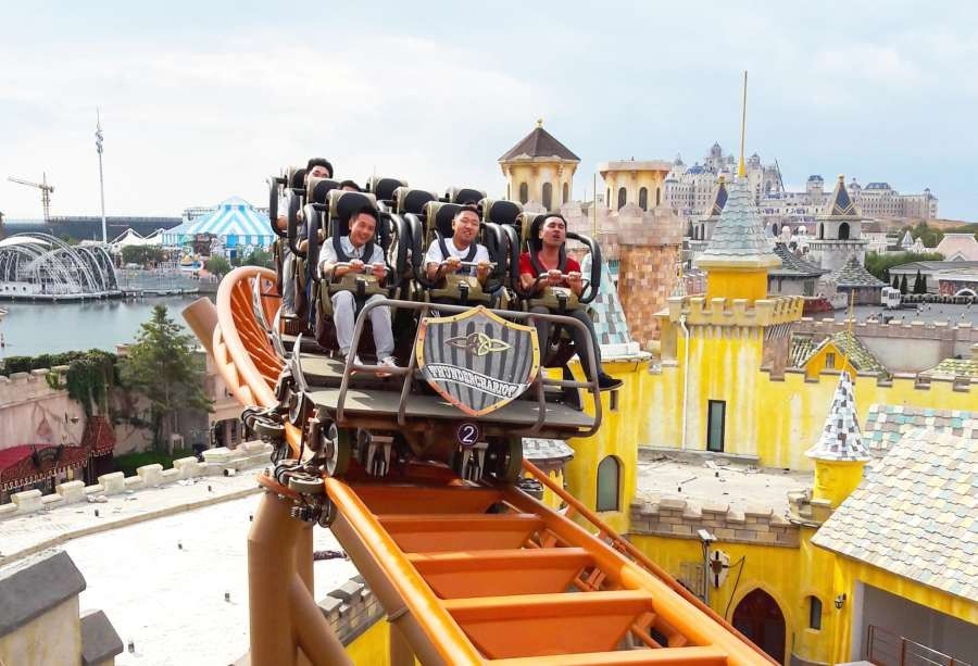 Dalian Discovery Kingdom opens Zamperla Thunderbolt coaster | blooloop