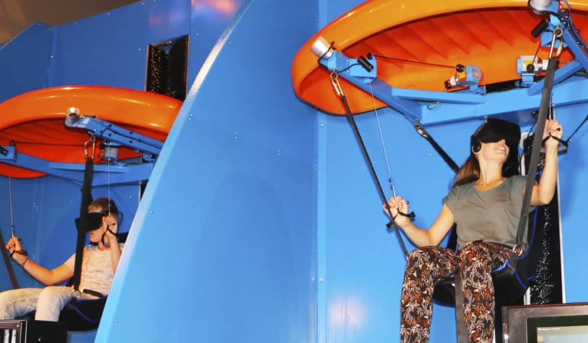 Paradrop VR Blooloop