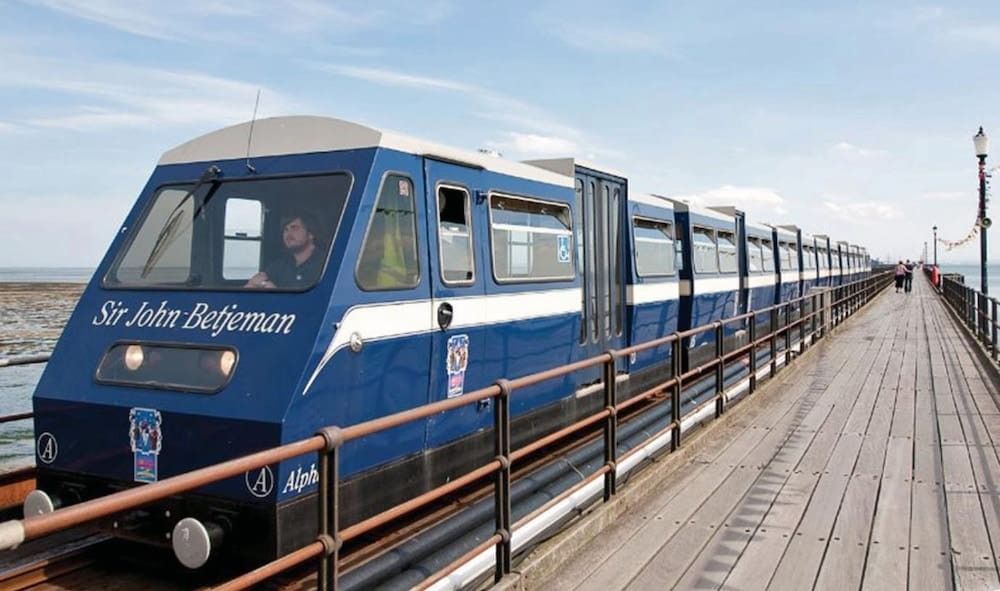 Severn Lamb secures contract for Southend-on-Sea pier train | blooloop