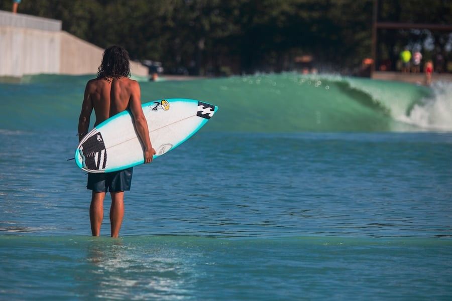 Surfing technology | Rob Kelly on out-of-sea surf pools | blooloop
