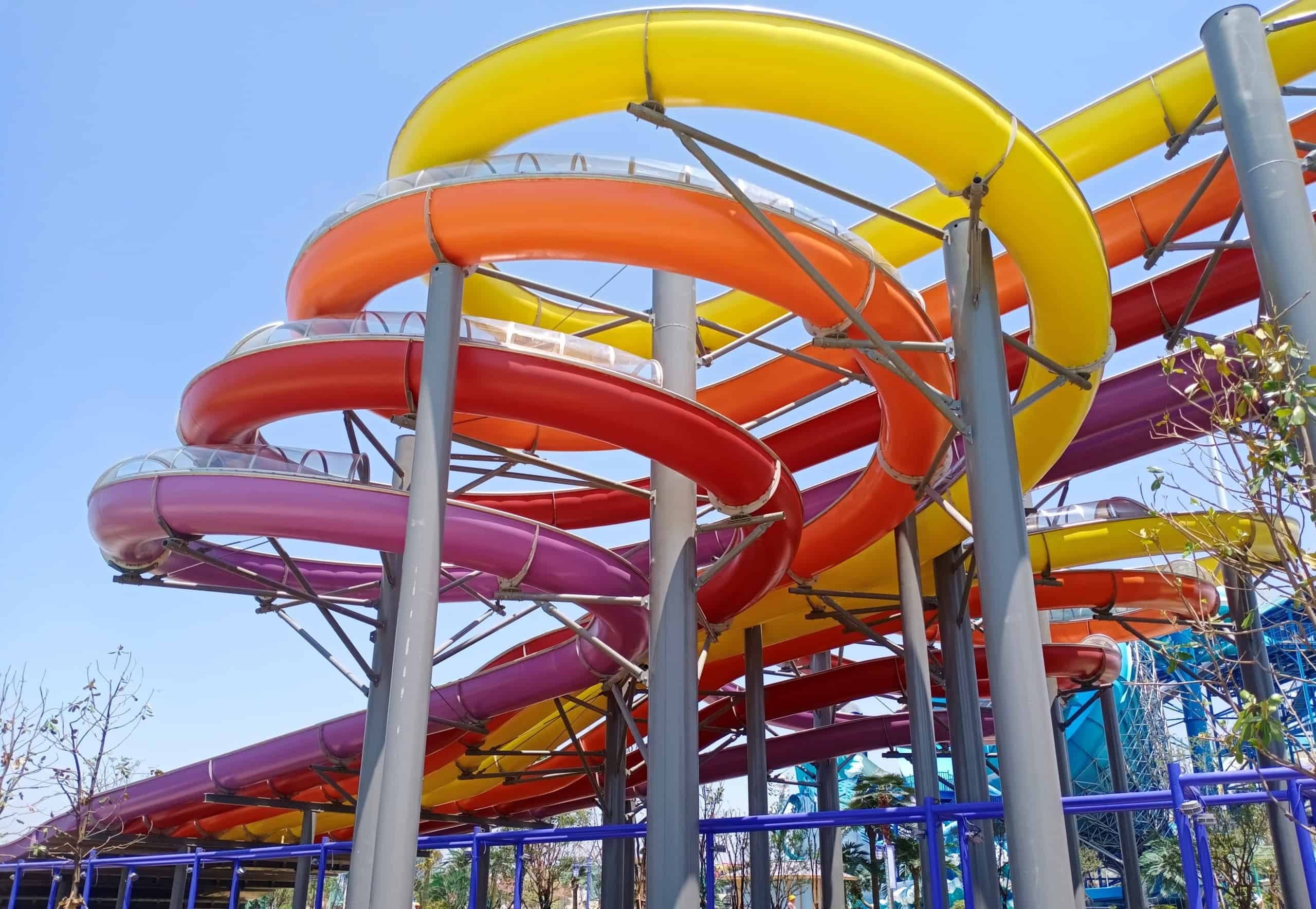 wiegand.waterrides builds world's first 8-lane racer water slide | blooloop