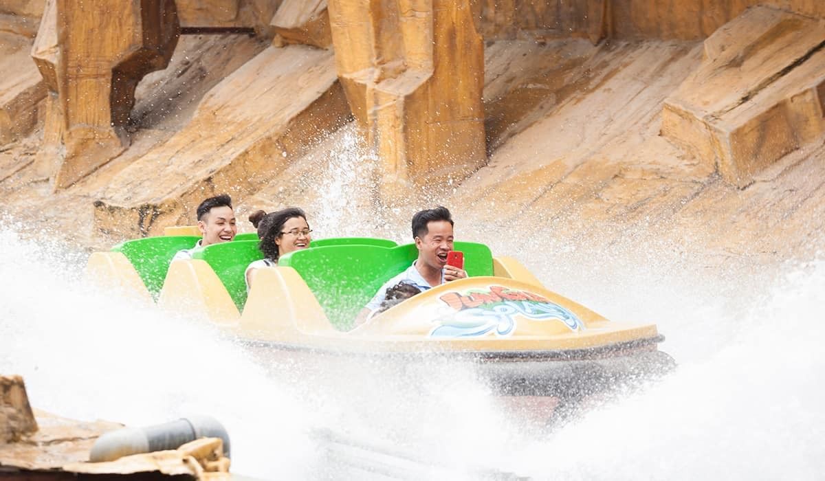 Super Flume Blooloop