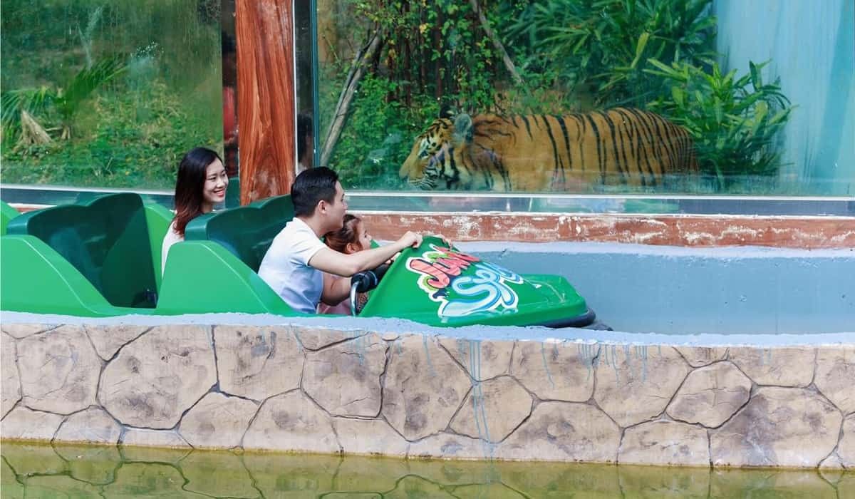 Super Flume Blooloop