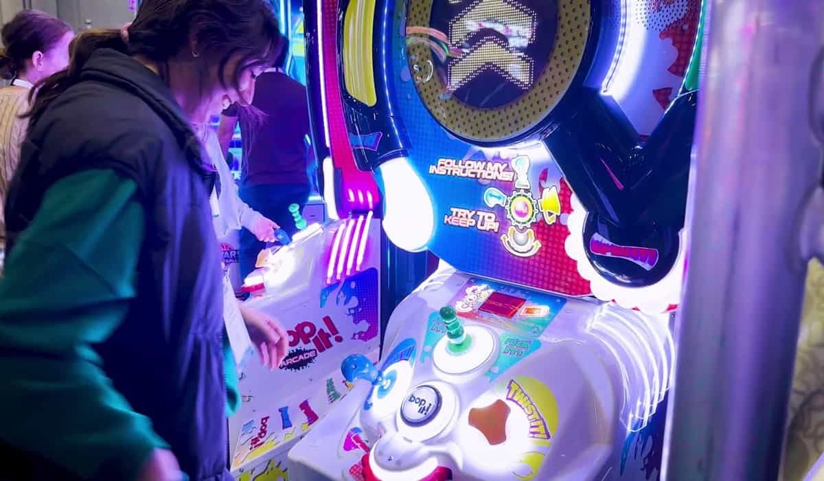 ARE YOU READY FOR BOP IT! ARCADE? Blooloop