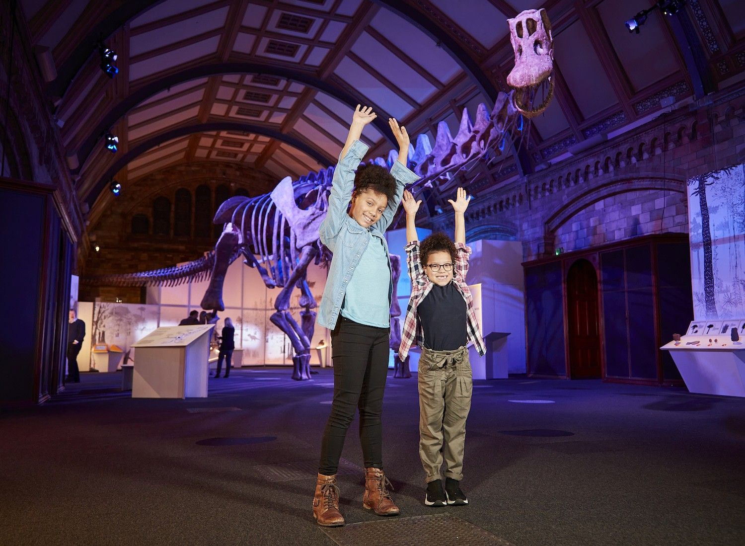 Huge titanosaur dino arrives at Natural History Museum | blooloop