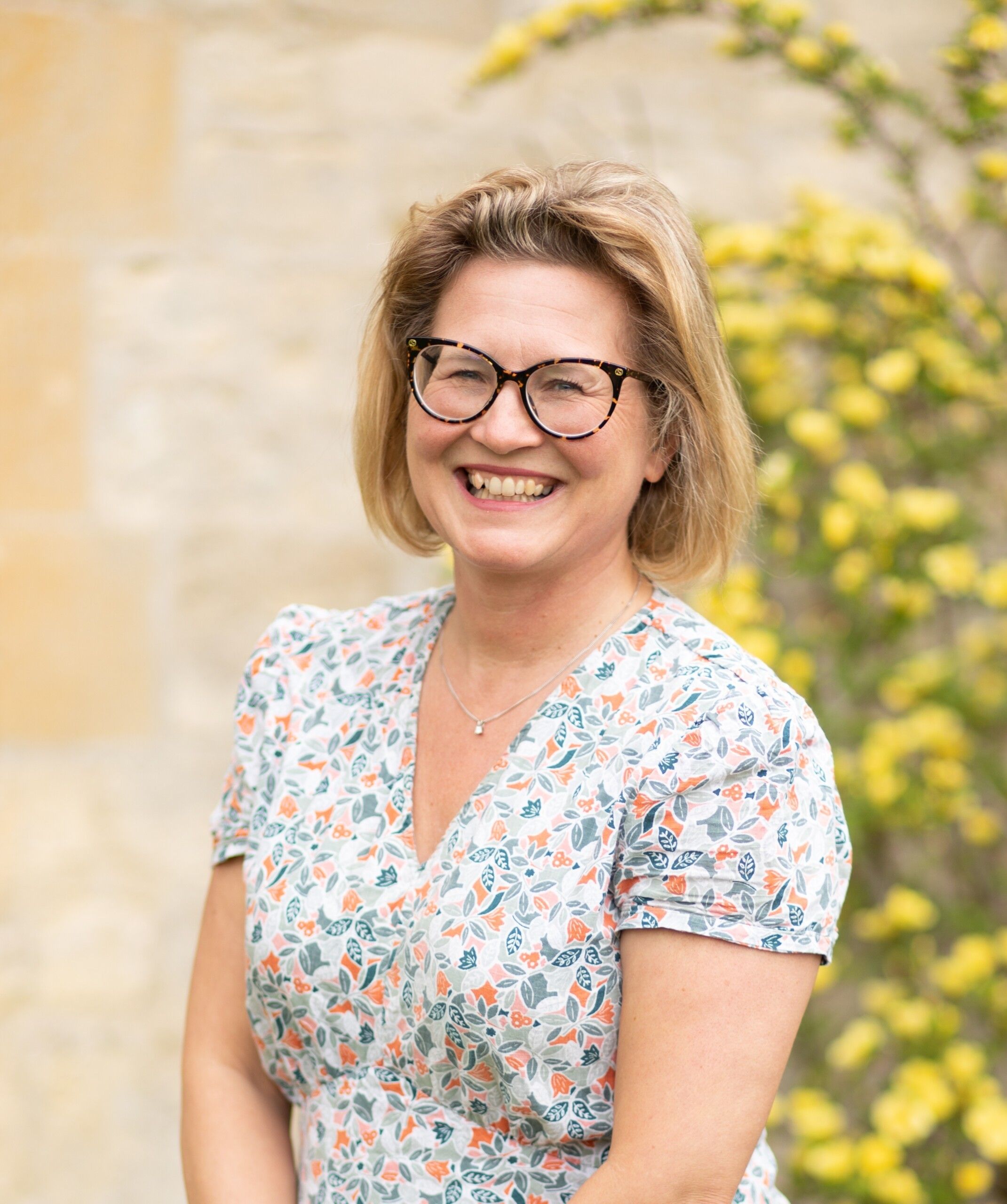 Sharon Redrobe - Blooloop