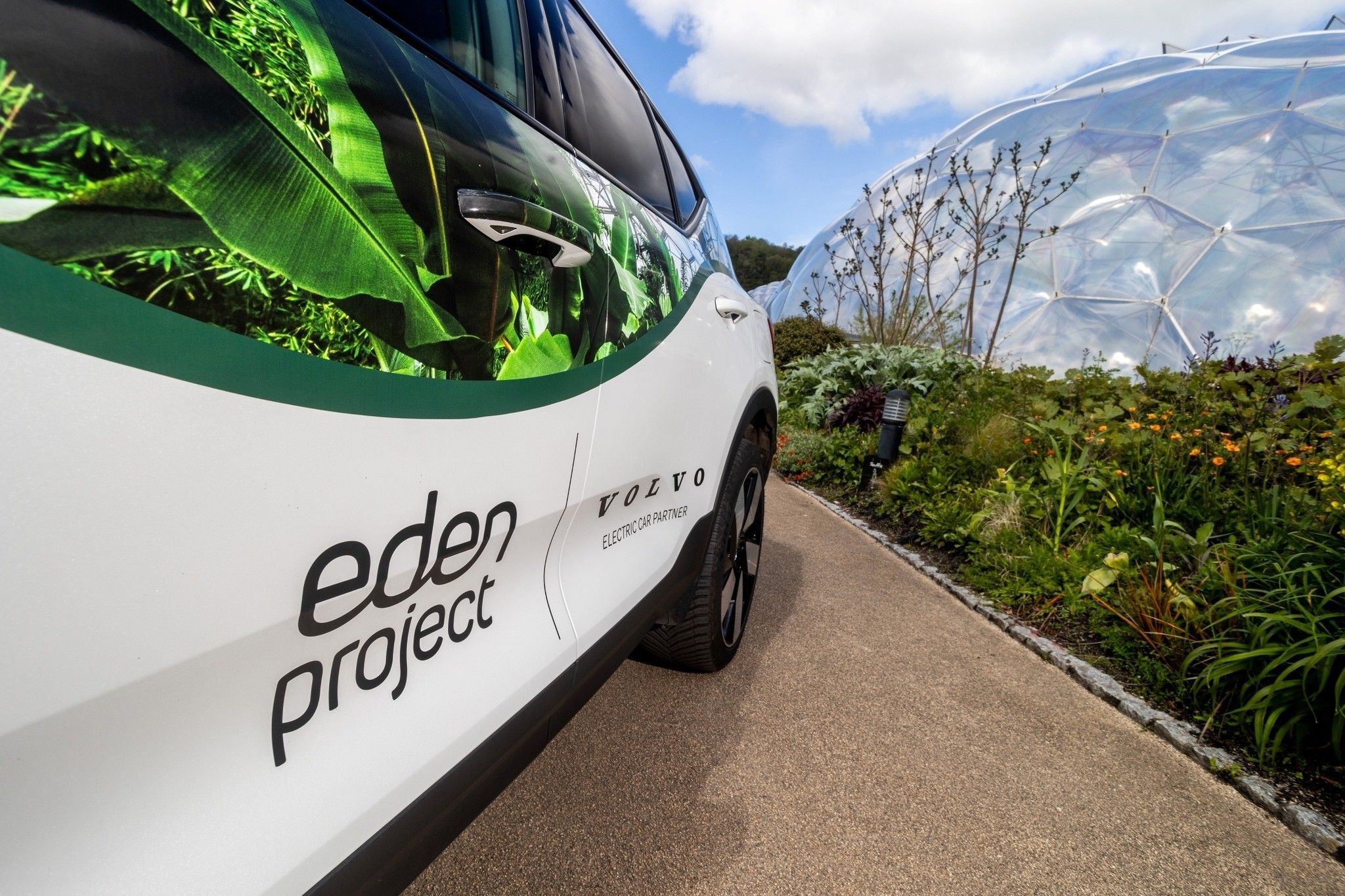 Eden Project unveils new fleet of pure electric Volvo cars | blooloop