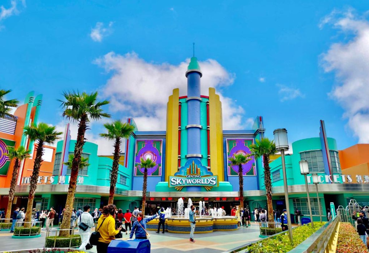 The Power 10 - blooloop 50 Theme Park Influencer List 2024 The Power 10 - blooloop 50 Theme Park Influencer List 2024