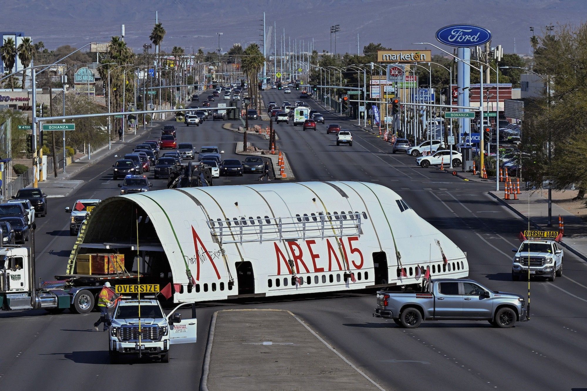 Burning Man's Boeing 747 arrives at Area15 in Vegas | blooloop