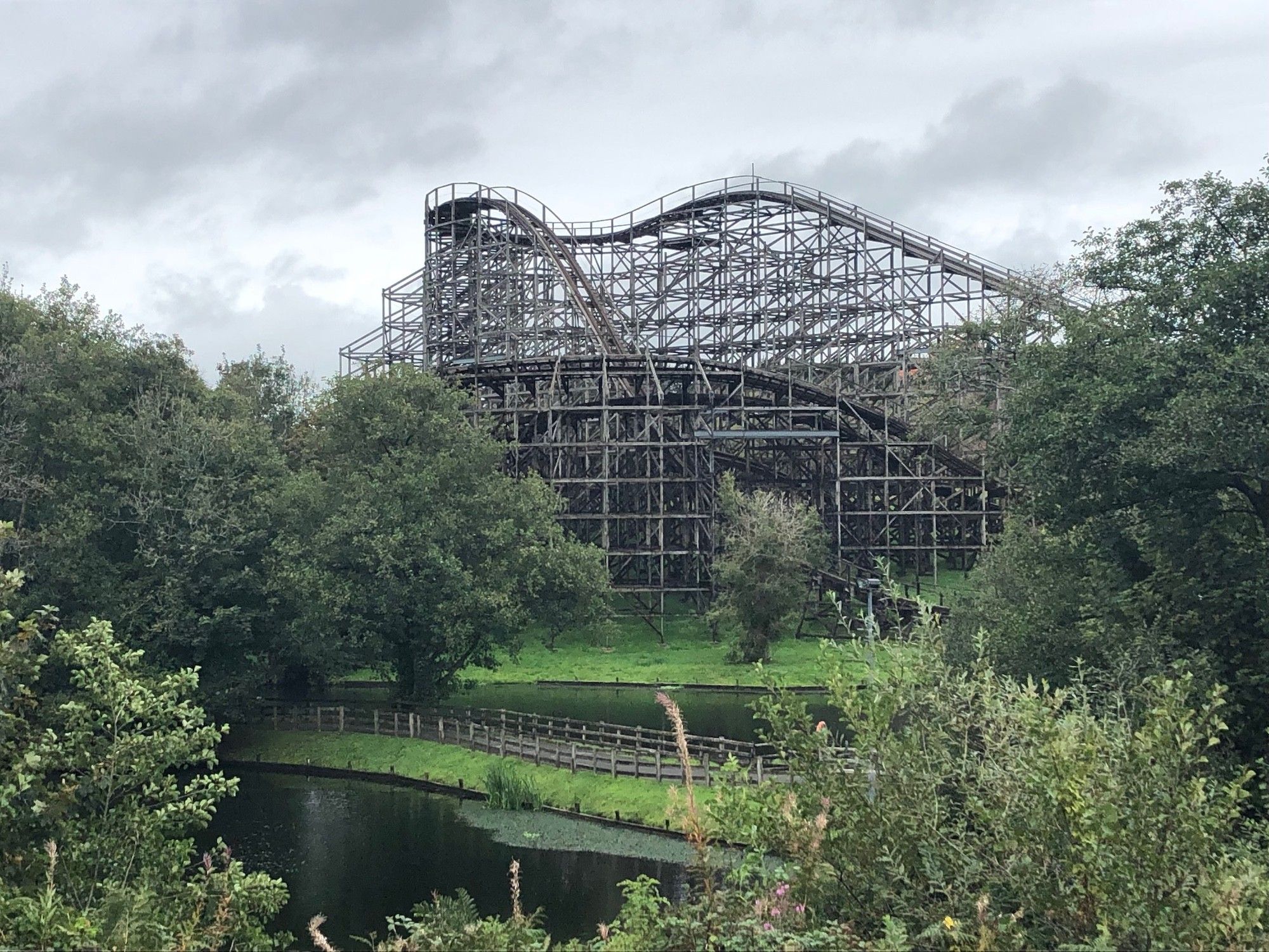 Oakwood: Wales' largest theme park closes immediately | blooloop
