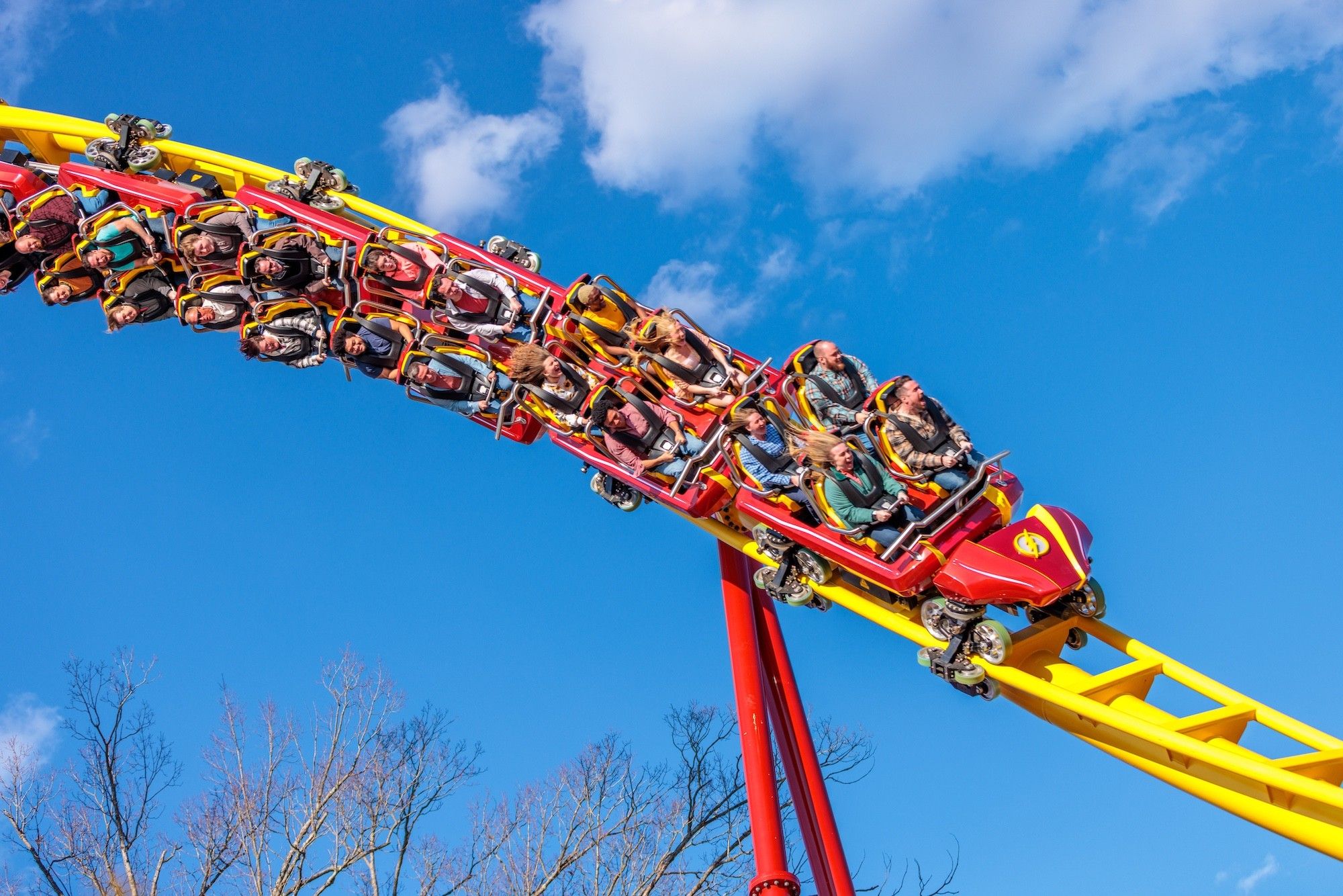 Six Flags parks retire one DC coaster as another opens | blooloop