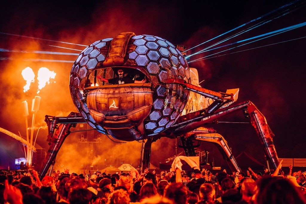 Hive | powers Glastonbury Dragonfly | blooloop